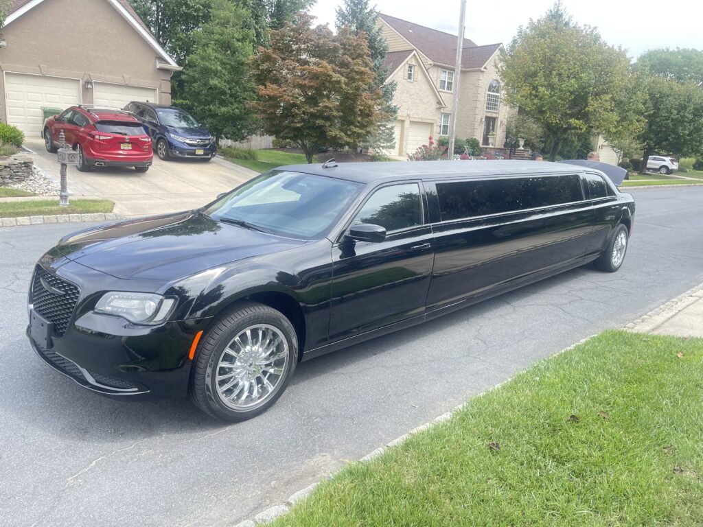 Hire Luxury Limos, Limo Buses, SUV's, Sedan's, Sprinter Vans and more